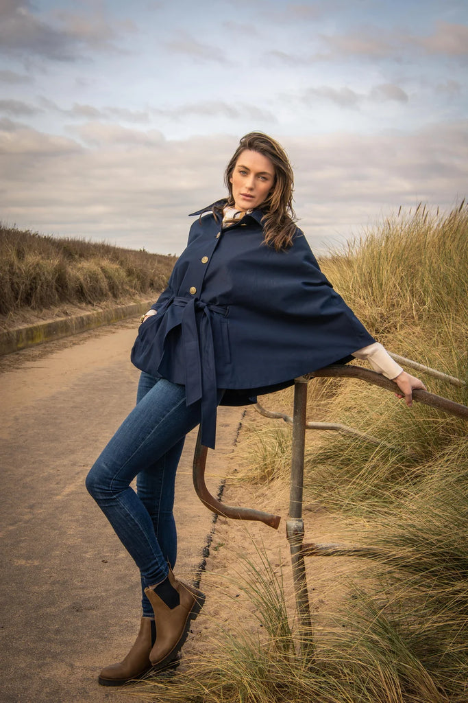 Hunt and Hall Bilsdale Cape – Gallyons Country Clothing